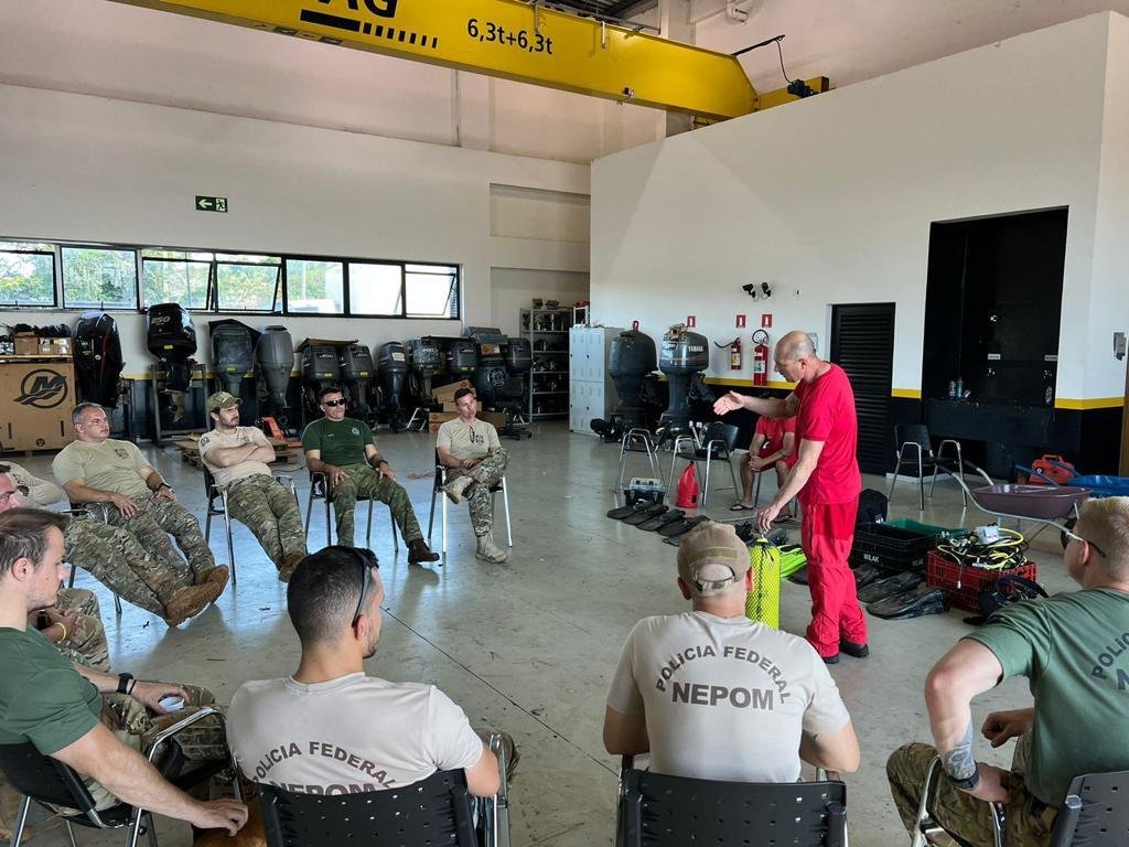 Policiais Federais do NEPOM são habilitados em mergulho autônomo