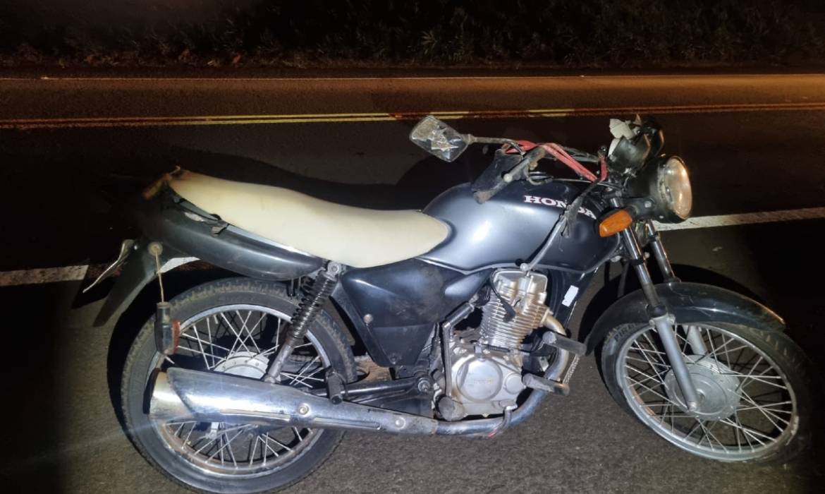 Homem fica ferido em acidente na PR-445; moto com chassi pinado