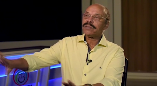 "Primeiro existia o silêncio, depois, existiu uma voz", conta o ...