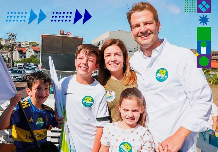 Eduardo Pimentel vota no colégio Ângelo Trevisan, no bairro Vista ...