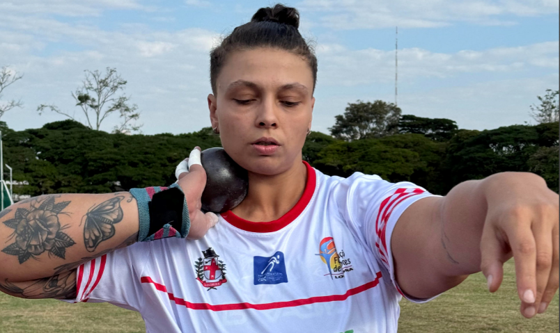 Livia Avancini, da equipe Londrina/FEL/IPEC, compete no Sula Indoor na ...