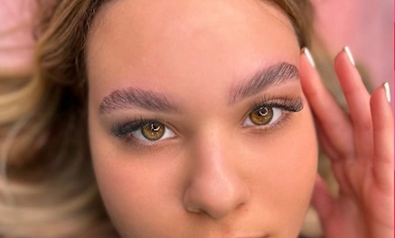 Brow Lamination: conheça técnica que alinha os fios e dá mais volume à ...