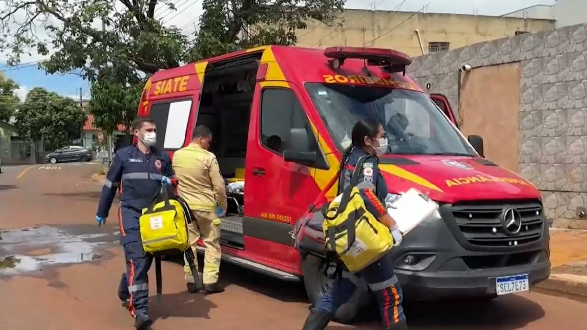 Ambulância do Samu quebra em apoio a socorro de homem convulsionado na ...