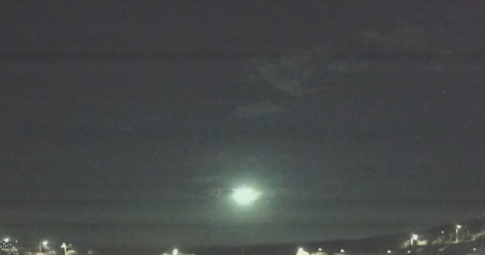 Meteoro no céu surpreende moradores de Londrina; assista ao vídeo