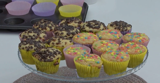 Doce especial: veja como fazer mini bolinhos de forma rápida
